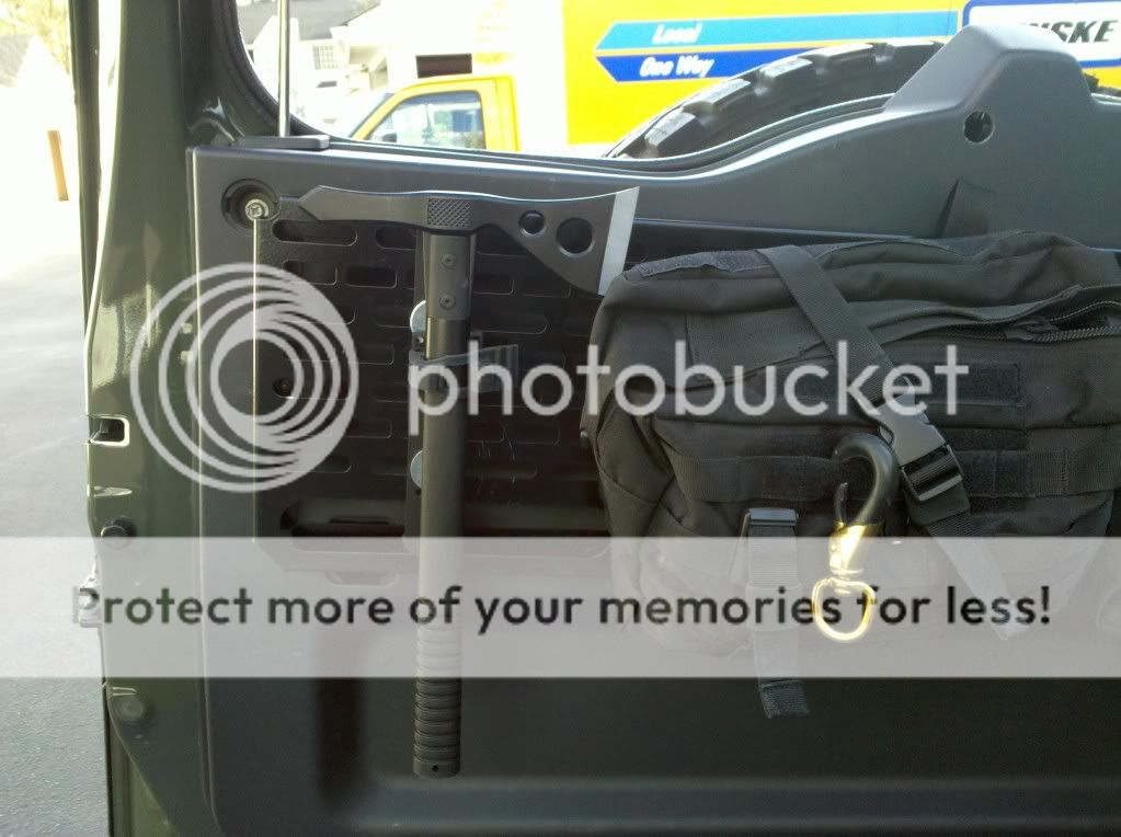 Cargo Netting on barn door | Toyota FJ Cruiser Forum